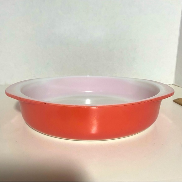 Pyrex | Kitchen | Vintage Pyrex Flamingo Pink 22 8 Round Cake Casserole ...